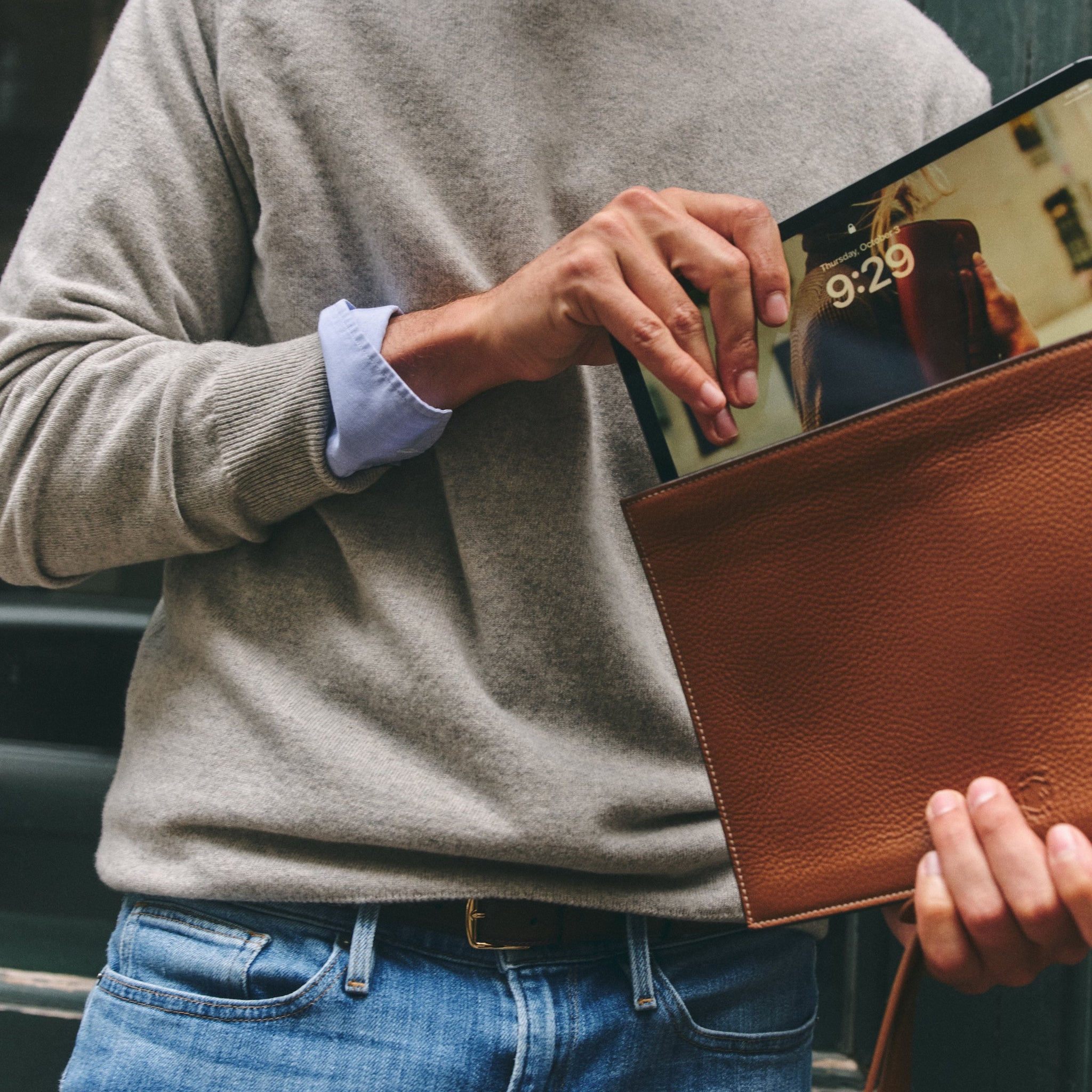 Mark Cross reflects a rich heritage of American luxury lifestyle.