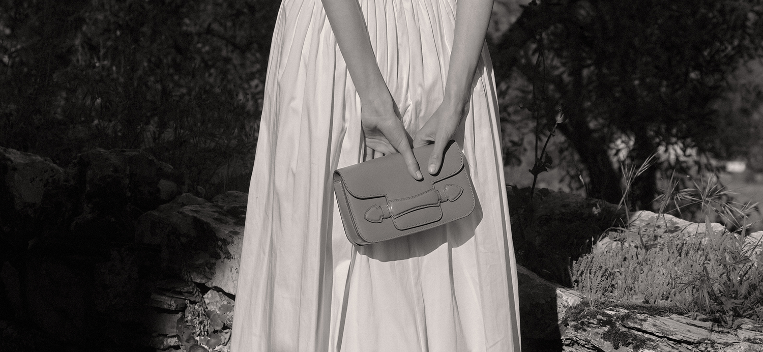 Mark Cross reflects a rich heritage of American luxury lifestyle.