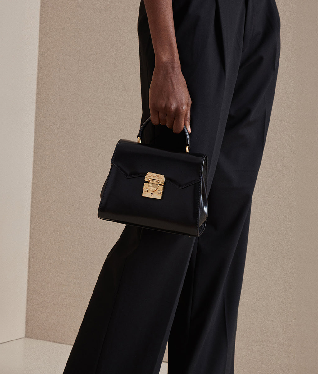 Mark Cross reflects a rich heritage of American luxury lifestyle.