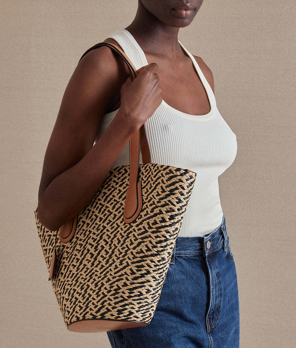 Mark Cross reflects a rich heritage of American luxury lifestyle.