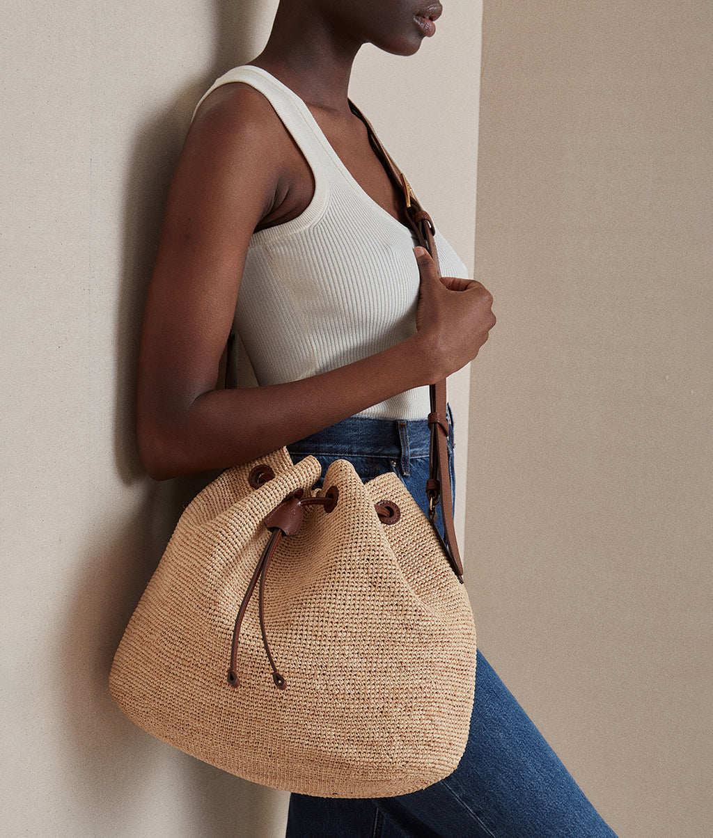 Mark Cross reflects a rich heritage of American luxury lifestyle.