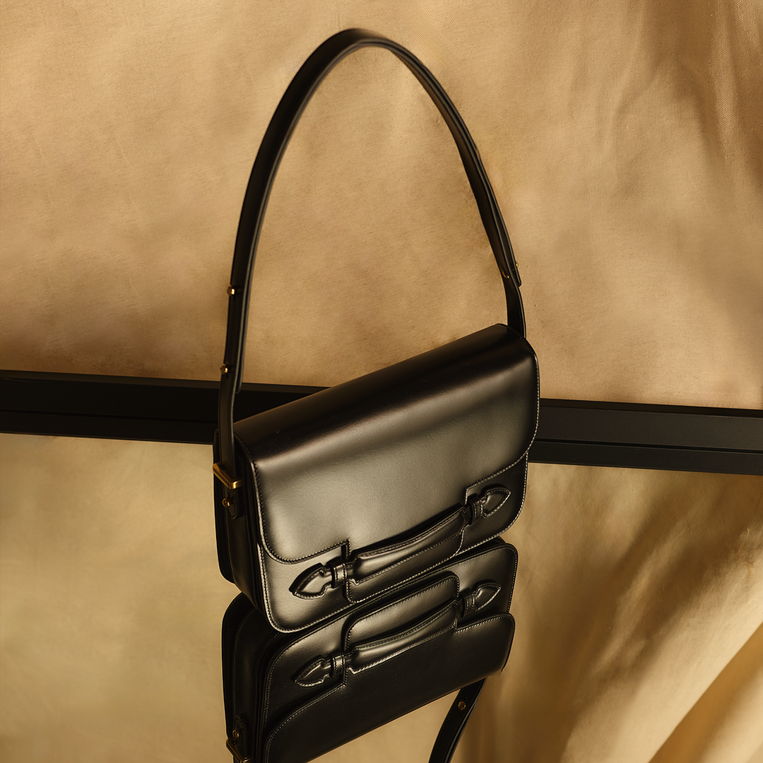 Mark Cross reflects a rich heritage of American luxury lifestyle.