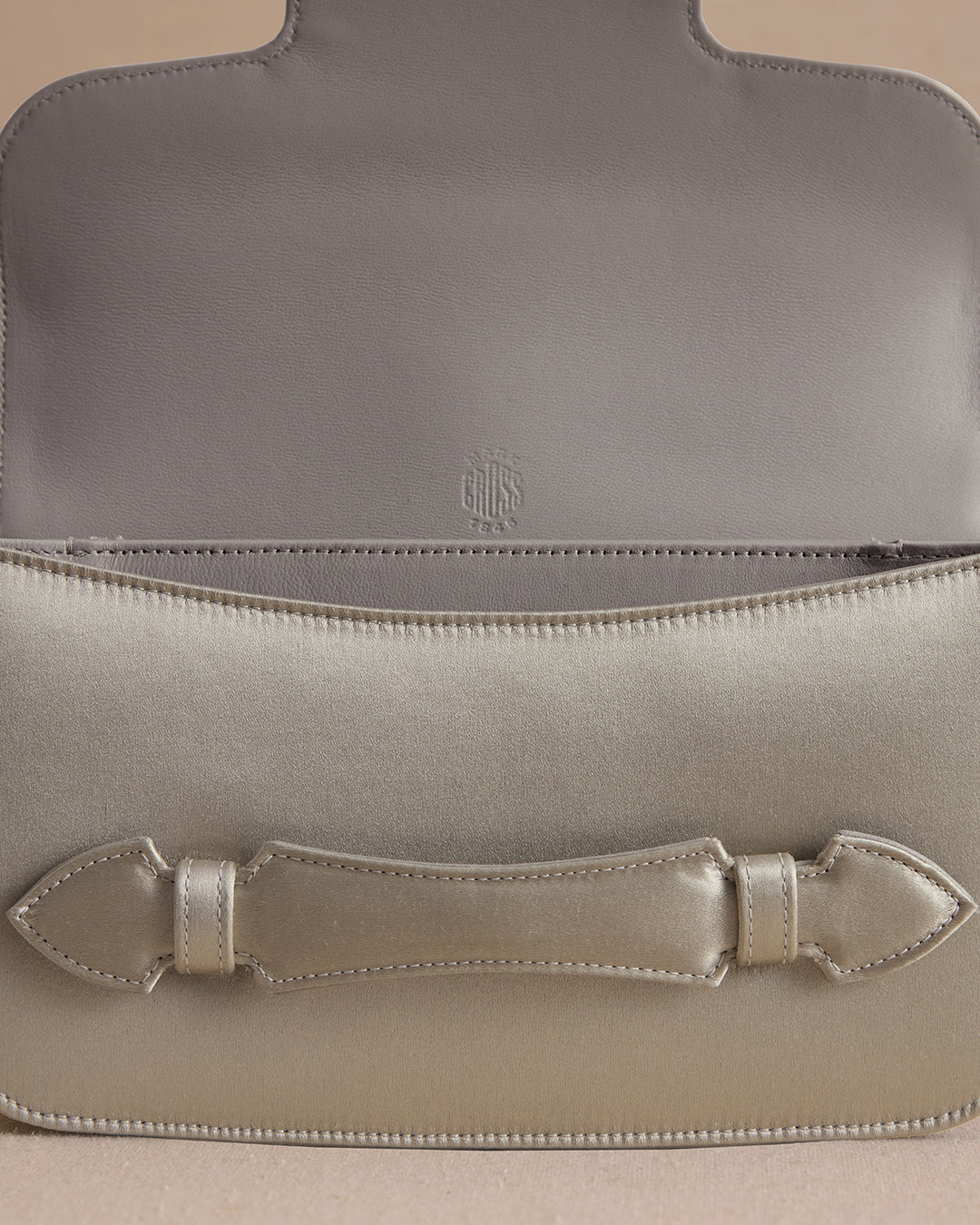 Romy Clutch in Platinum – Mark Cross