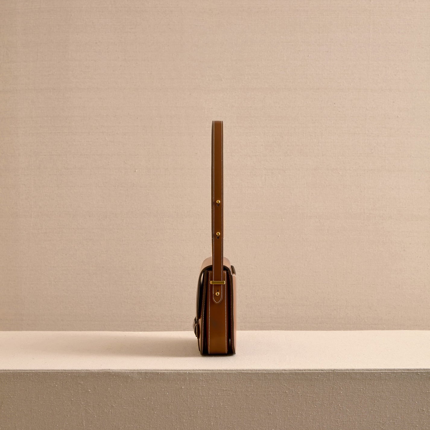 Romy 25 – Mark Cross